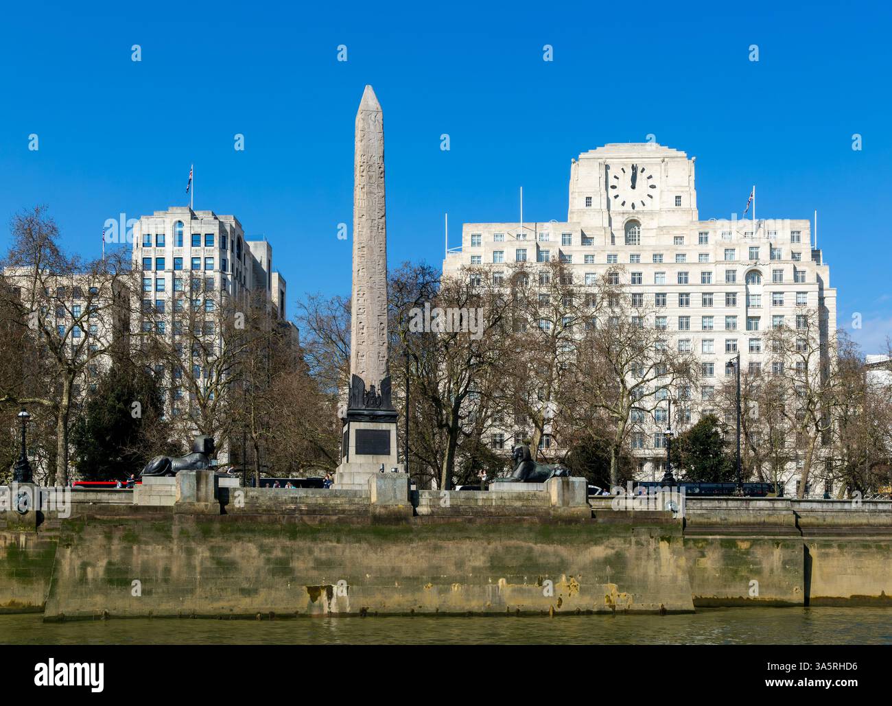 Egyptian obelisk Cleopatra's Needle, and Eighty Strand building ...