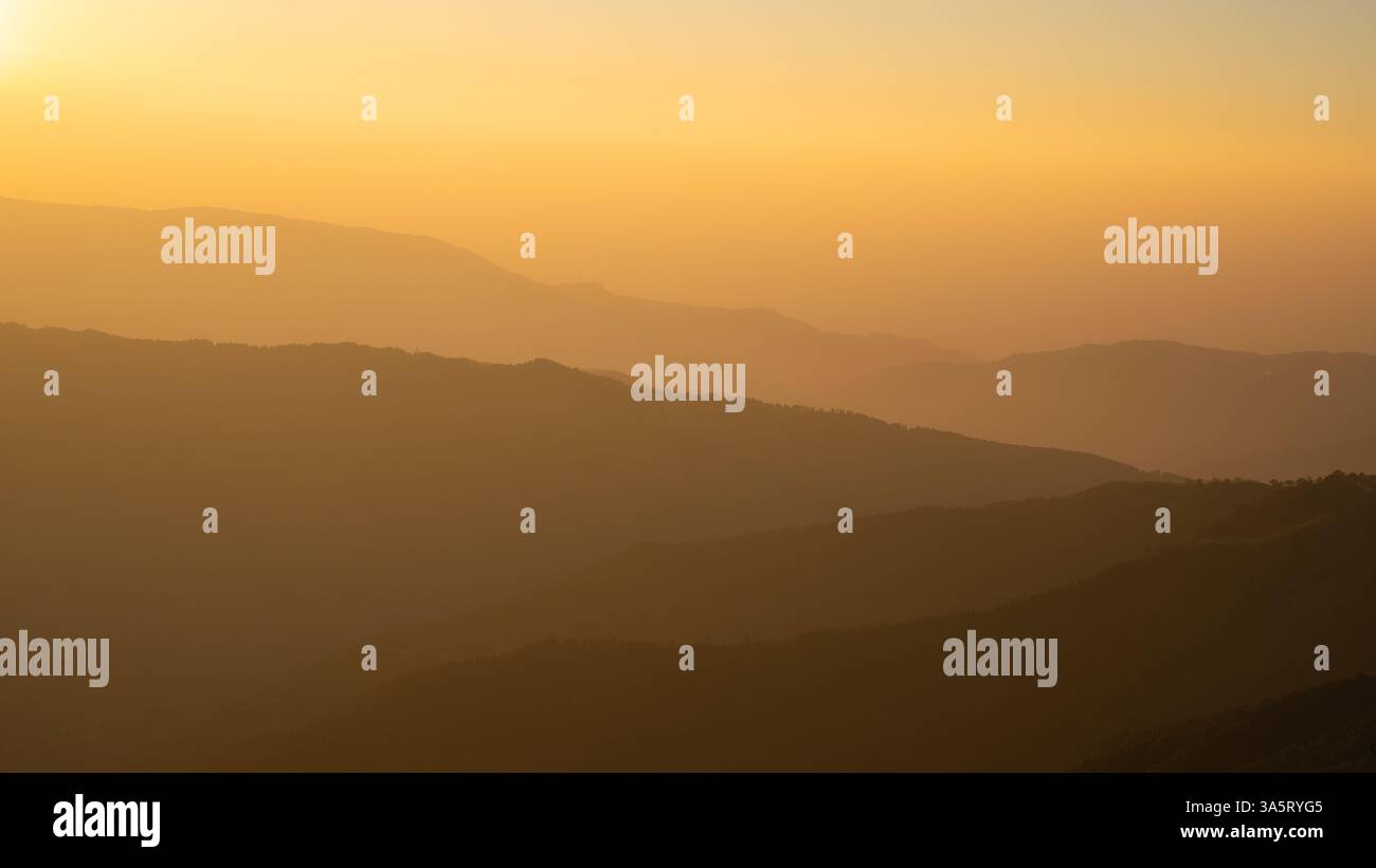 Sunrise himalayas hi-res stock photography and images - Alamy