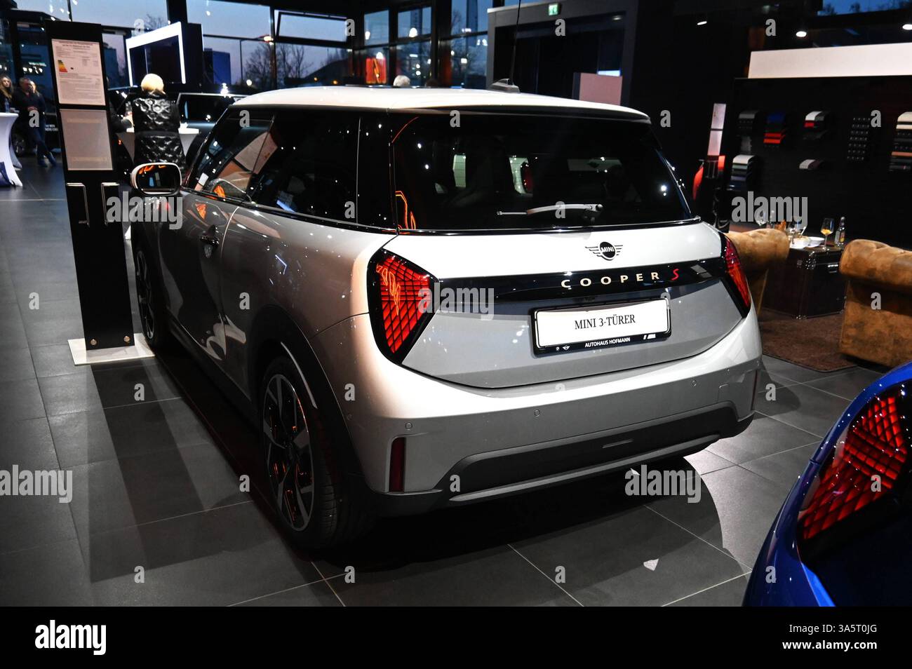 Mini ist eine Anfang 2001 unter Federführung der BMW Group, von Rover ...