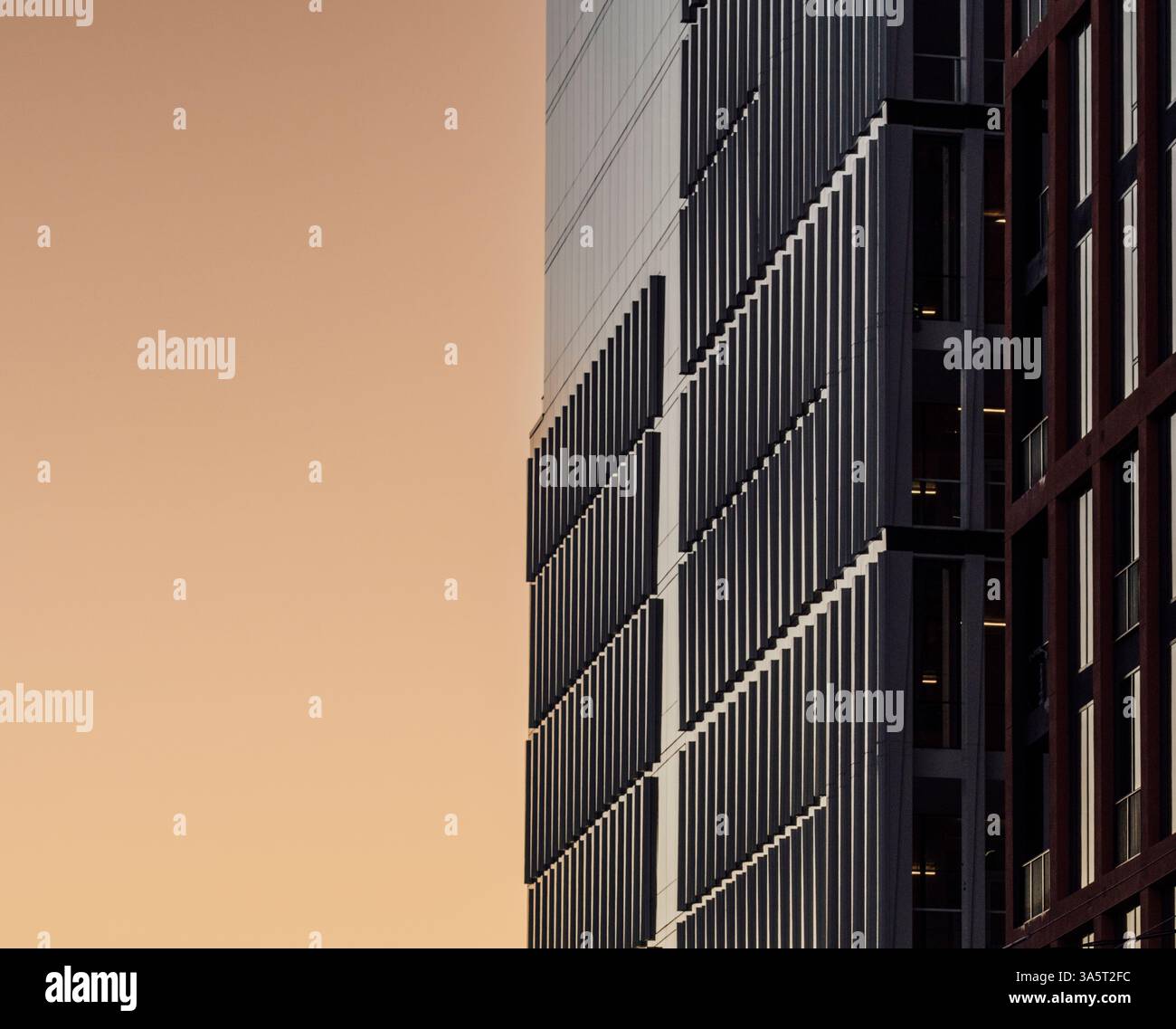 modern office building sunset wynwood miami Stock Photo - Alamy