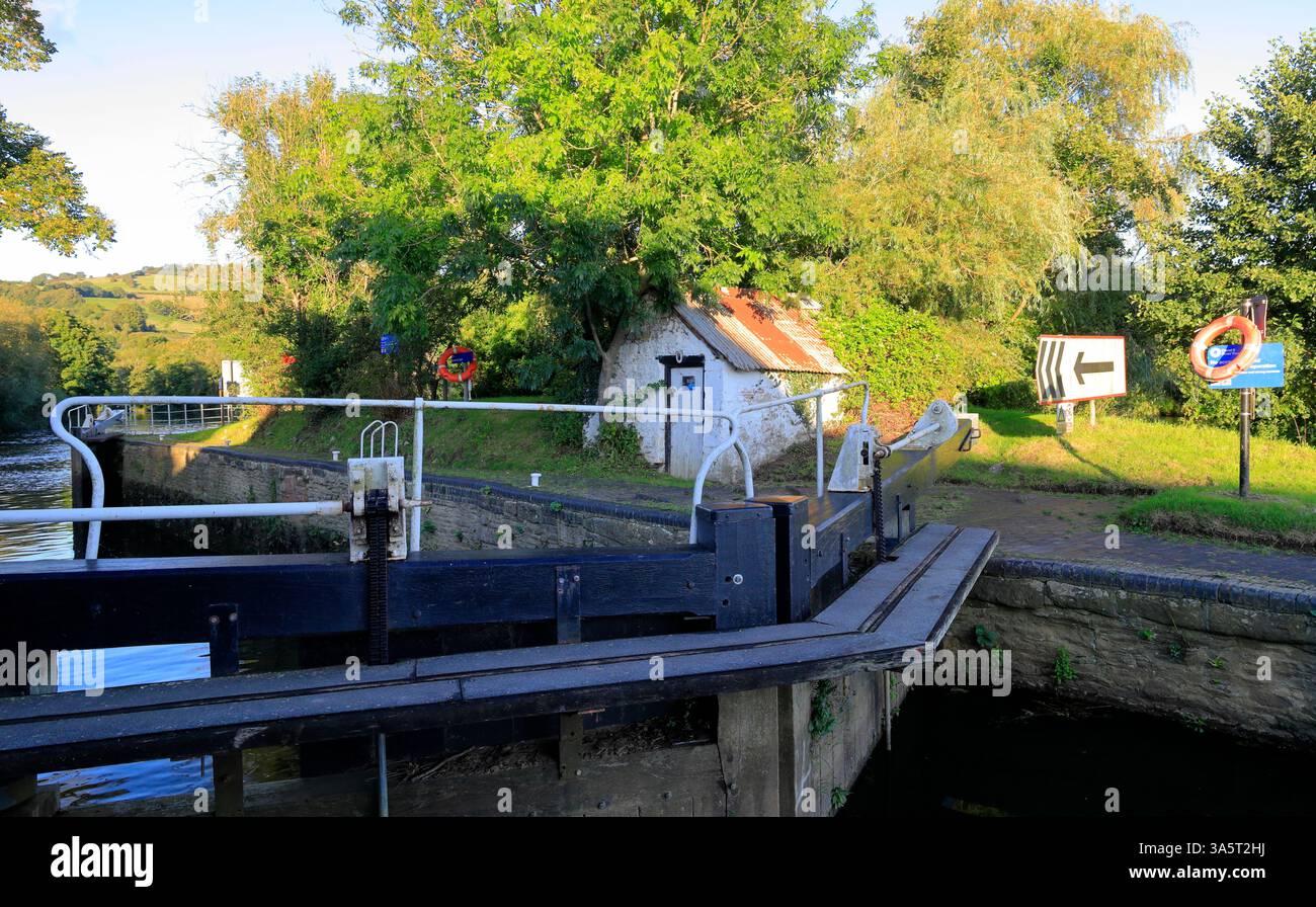 Saltford lock on the river Avon, Saltford village, near Bristol, South ...