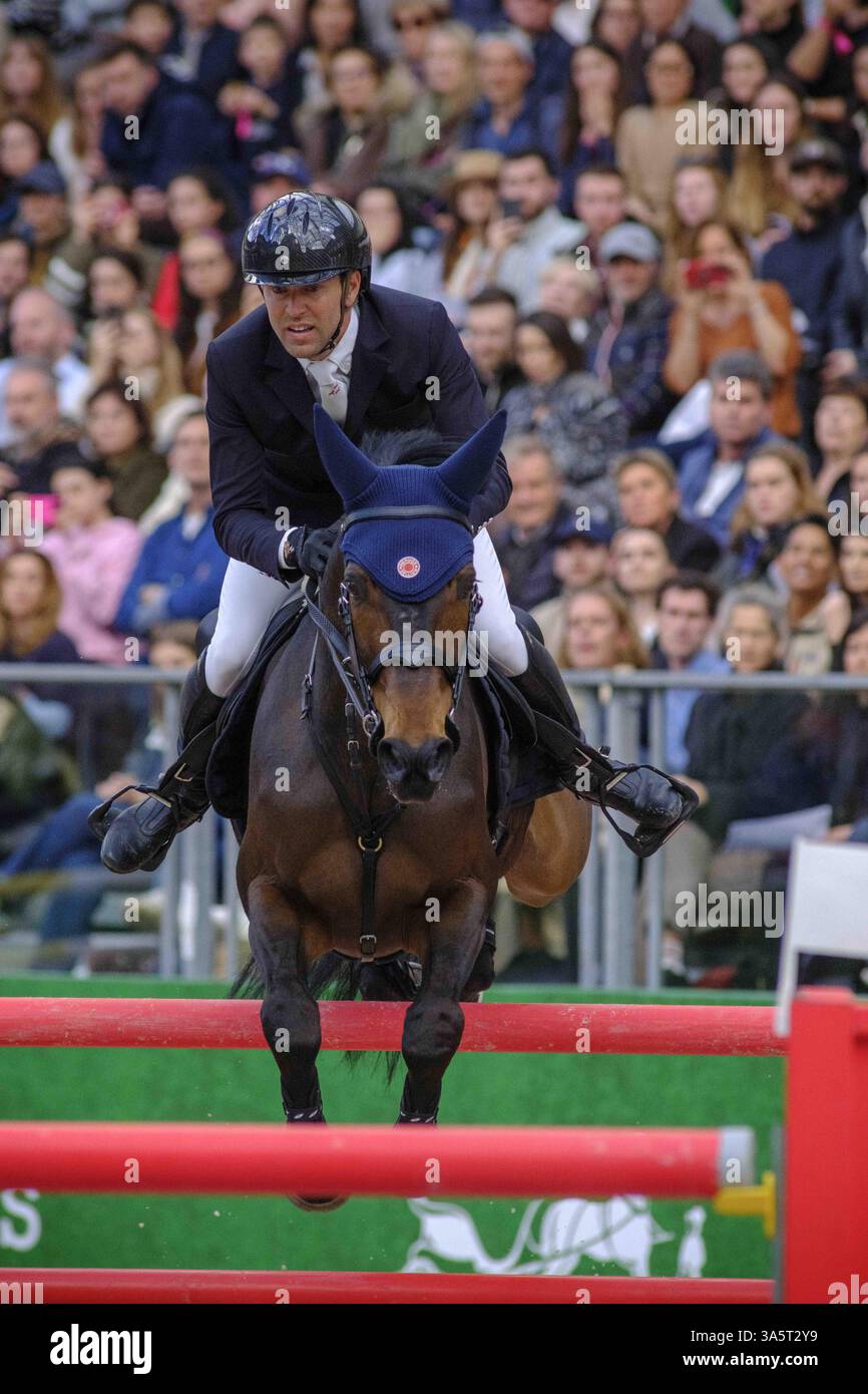 Simon DELESTRE (FRA) riding CAYMAN JOLLY JUMPER during the Saut Hermes ...