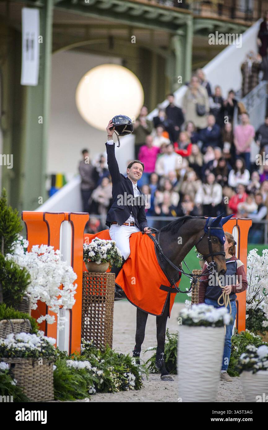 Simon DELESTRE (FRA) riding CAYMAN JOLLY JUMPER during the Saut Hermes ...