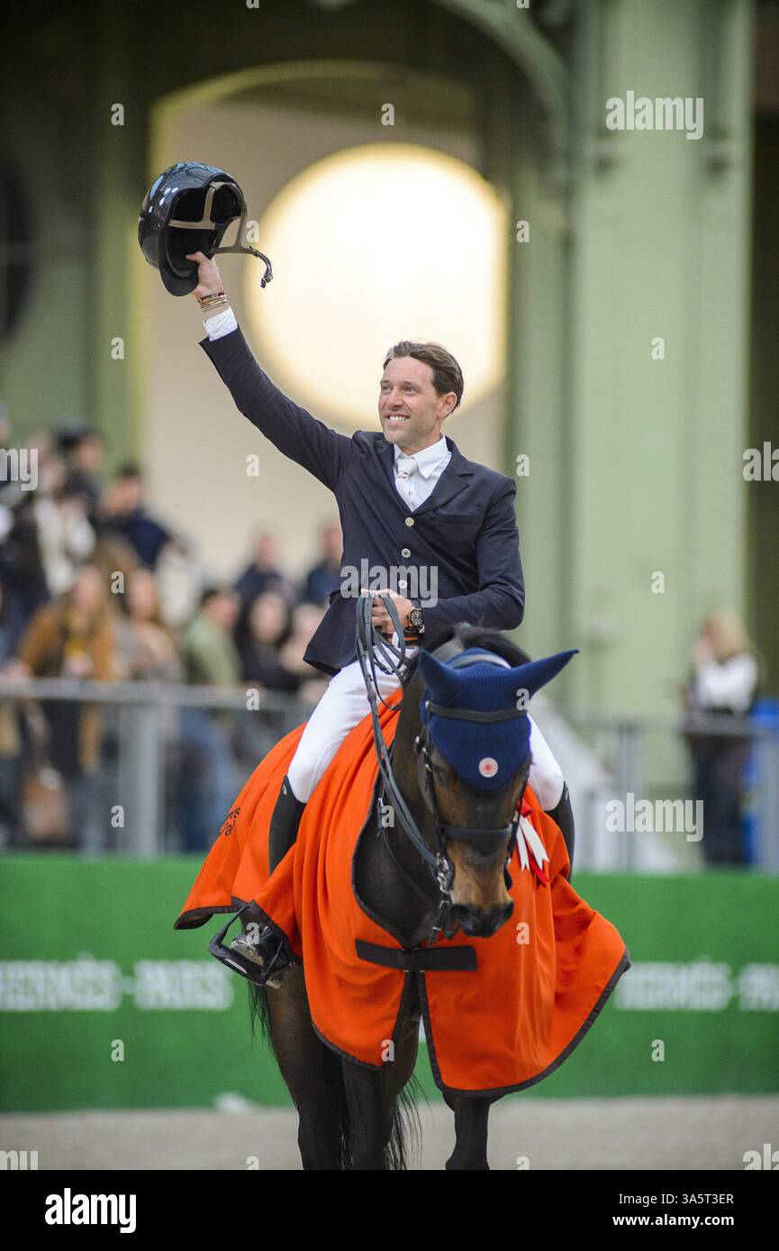 Simon DELESTRE (FRA) riding CAYMAN JOLLY JUMPER during the Saut Hermes ...