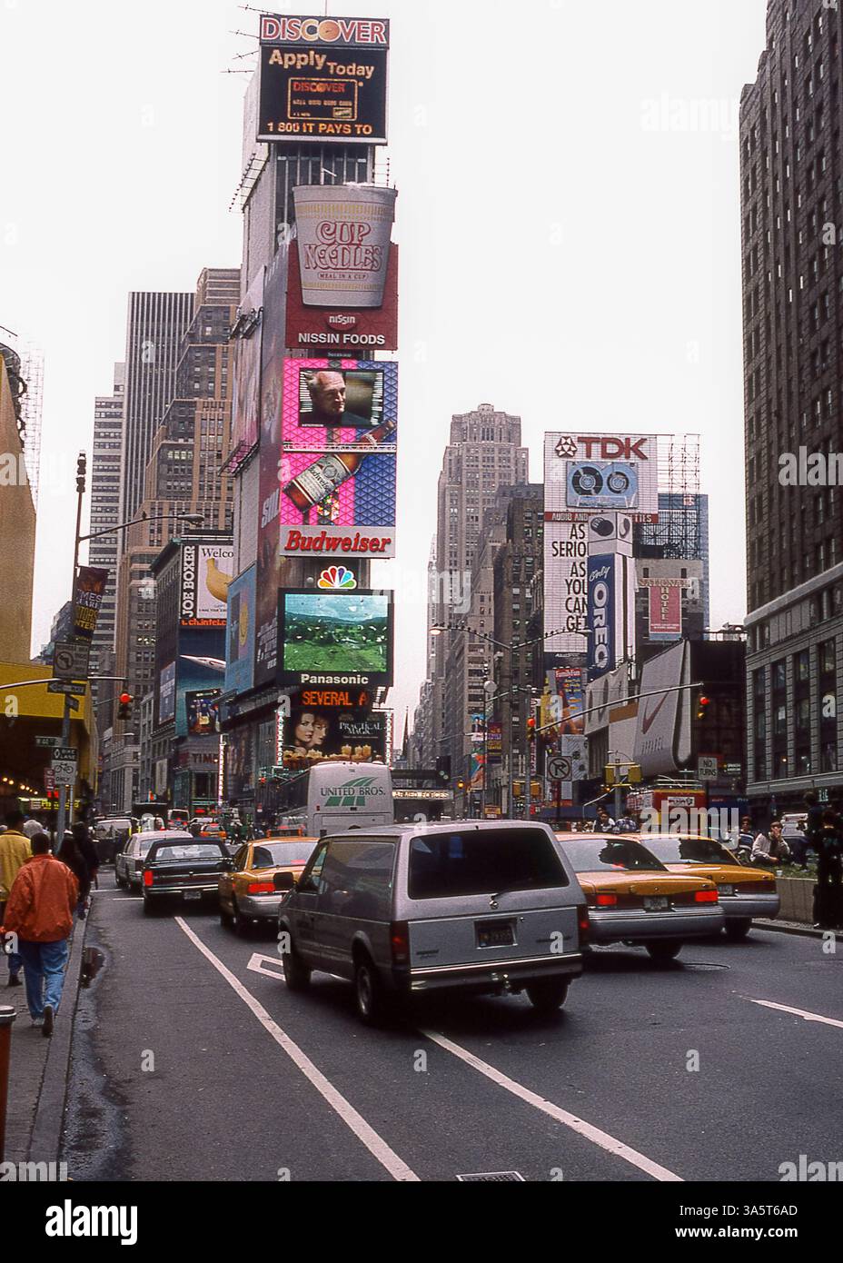 1990s times square hi-res stock photography and images - Alamy
