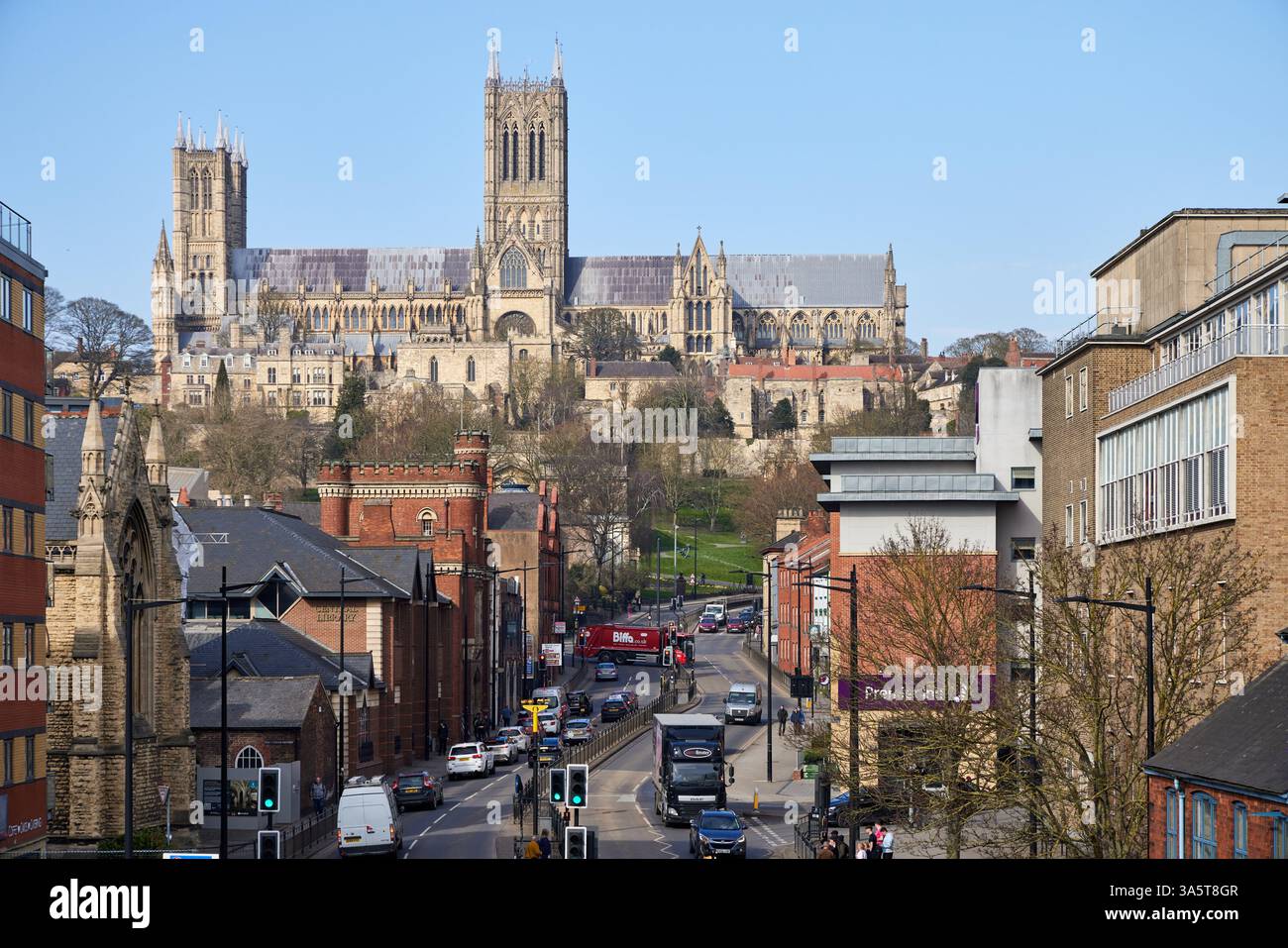 A scenic view of Lincoln Cathedral from Broadgate Bridge in Lincoln ...