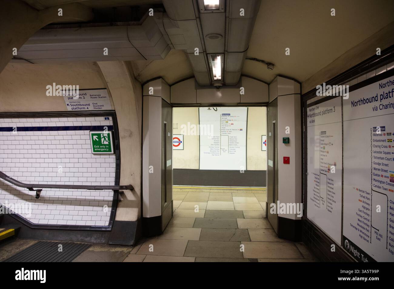 A London Underground tunnel leading on to the platform at the Northern ...
