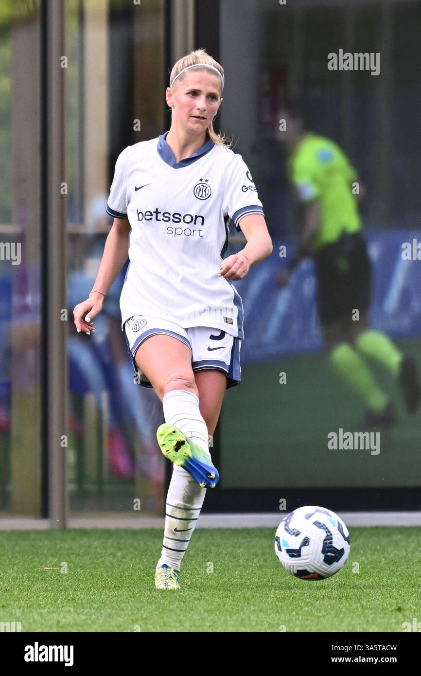 Katie Bowen of F.C. Inter Femminile is in action during the 22th day of ...