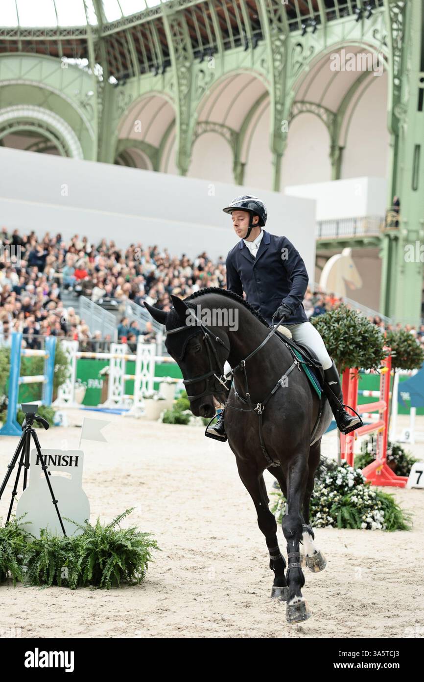 Robert WHITAKER of Great Britain with Vermento during the Grand Prix ...
