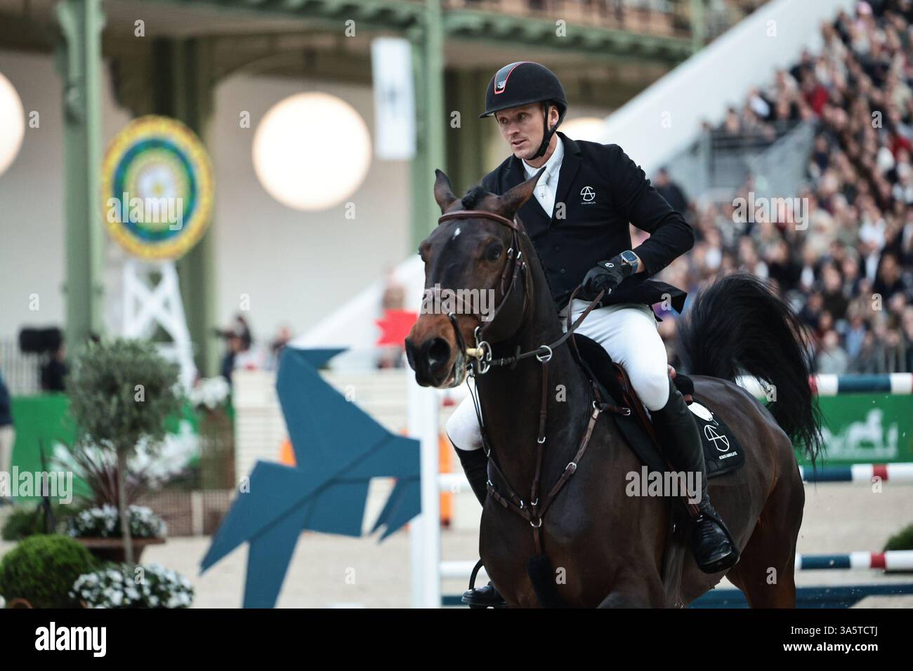 Andreas SCHOU of Denmark with Darc de lux during the Grand Prix Hermès ...