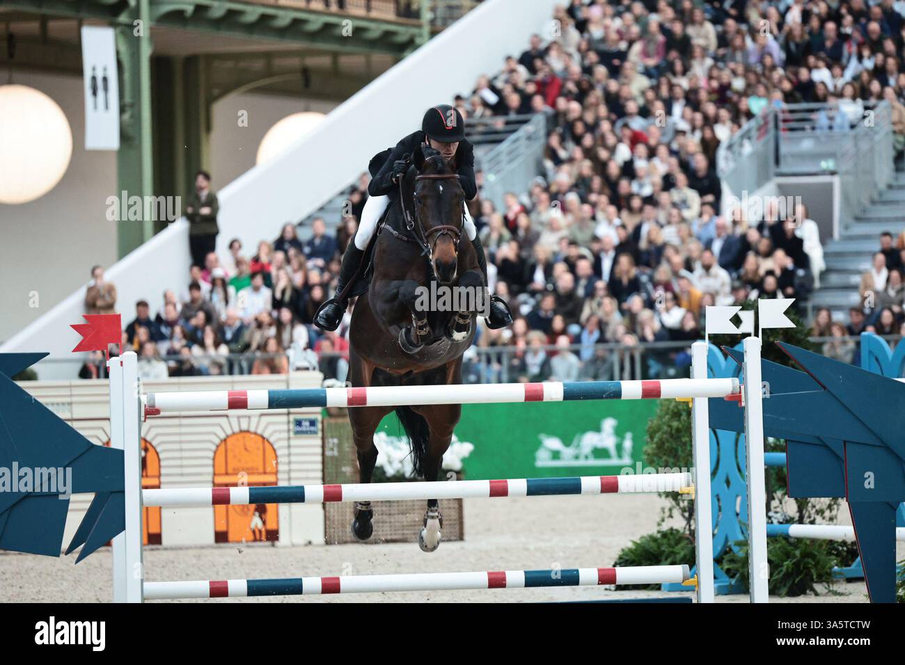 Andreas SCHOU of Denmark with Darc de lux during the Grand Prix Hermès ...