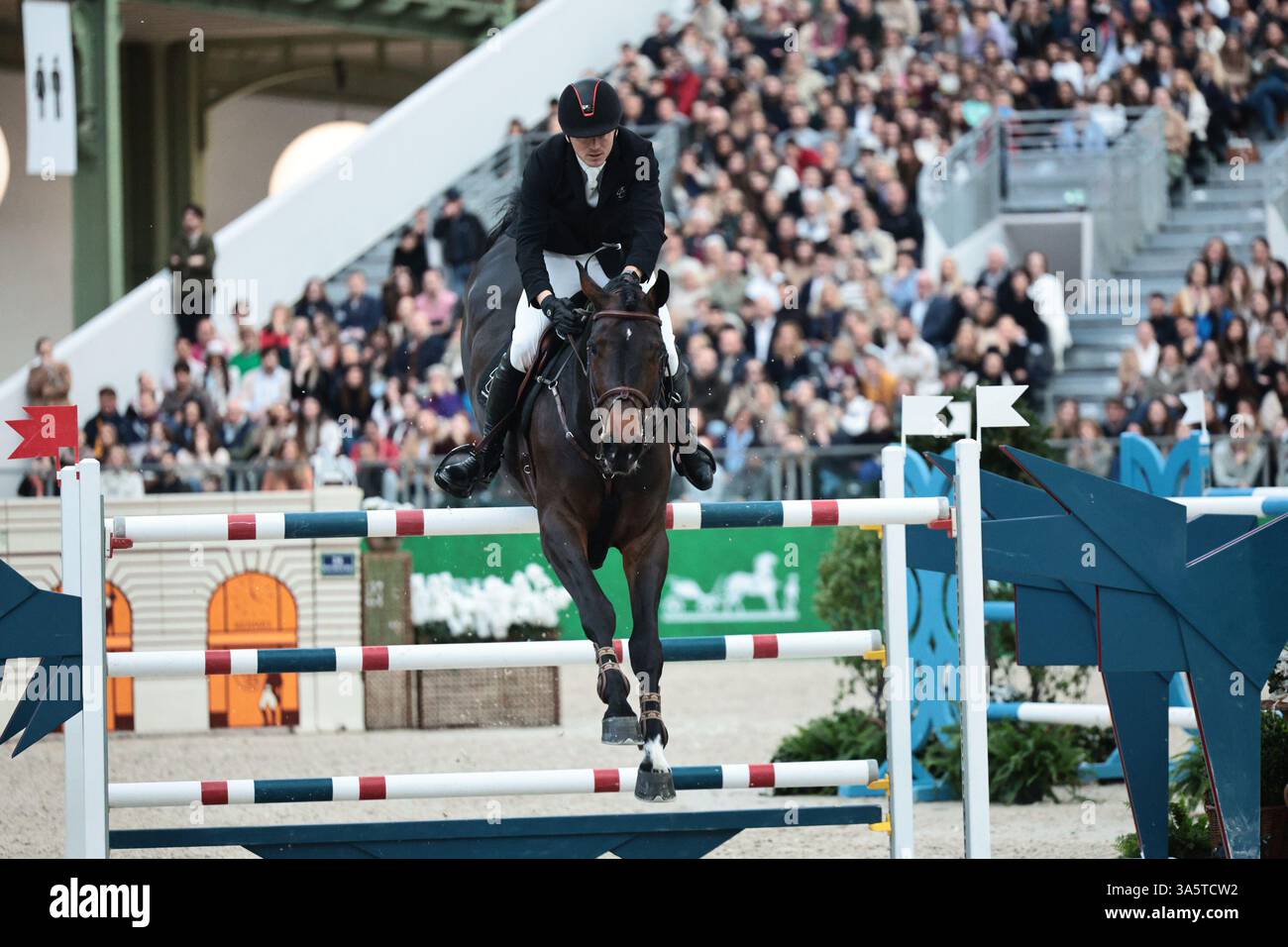 Andreas SCHOU of Denmark with Darc de lux during the Grand Prix Hermès ...