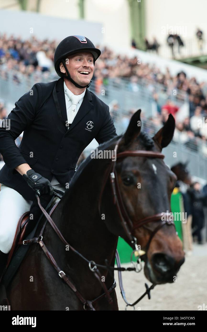 Andreas SCHOU of Denmark with Darc de lux during the Grand Prix Hermès ...