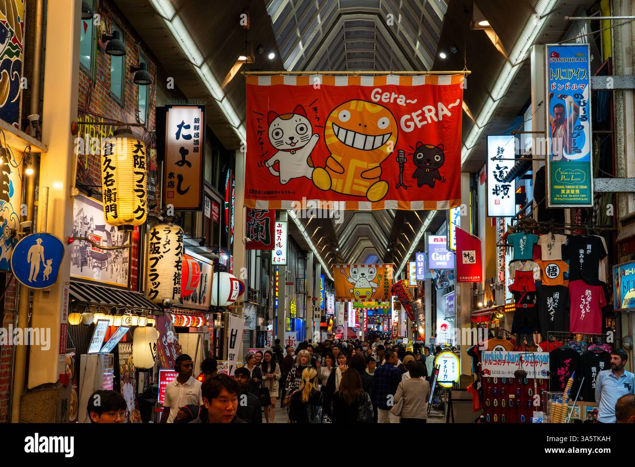 Night view of illuminated restaurants and neon signs in Dotonbori ...