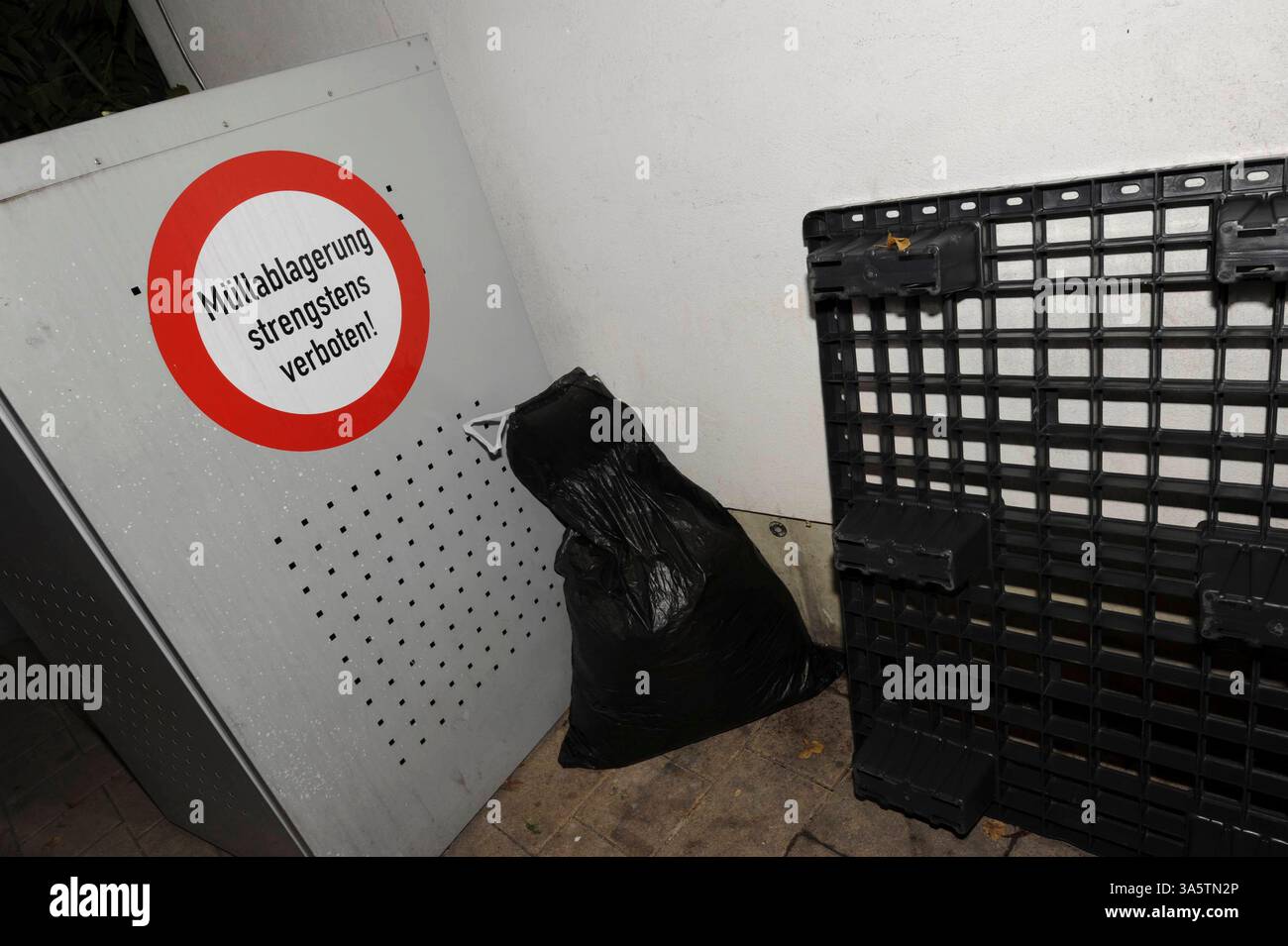 garbage sign for waste disposal, waste collection and environmental ...