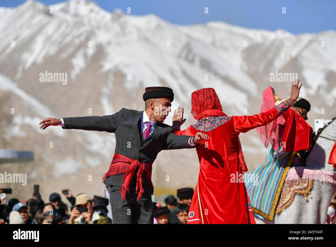 (250324) -- TAXKORGAN, March 24, 2025 (Xinhua) -- Actors stage a Tajik ...
