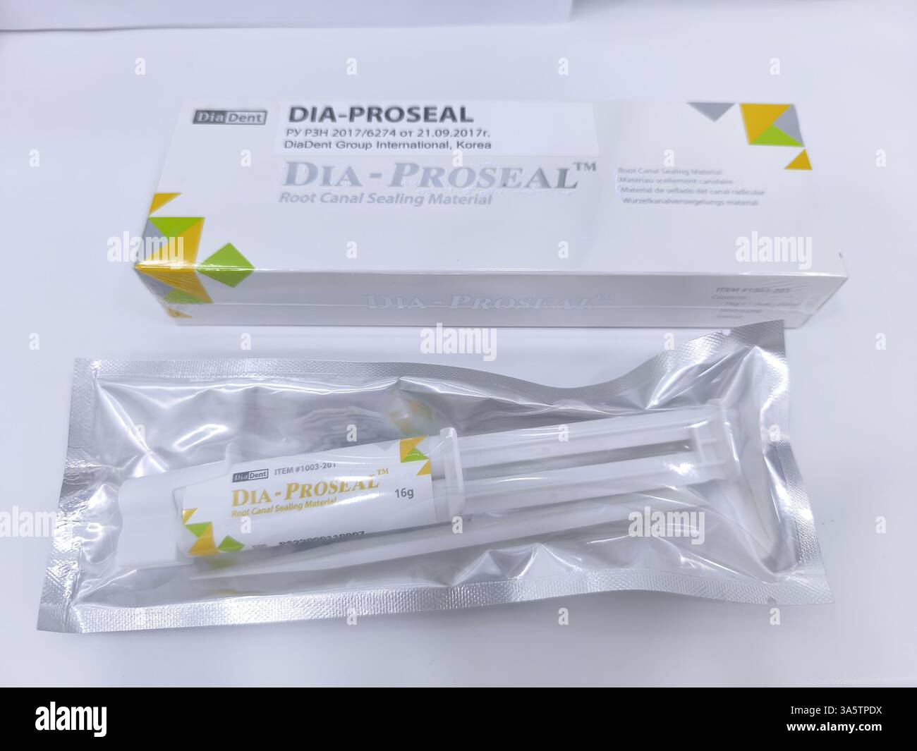 Dia-proseal root canal sealing material packaging and syringe Stock ...