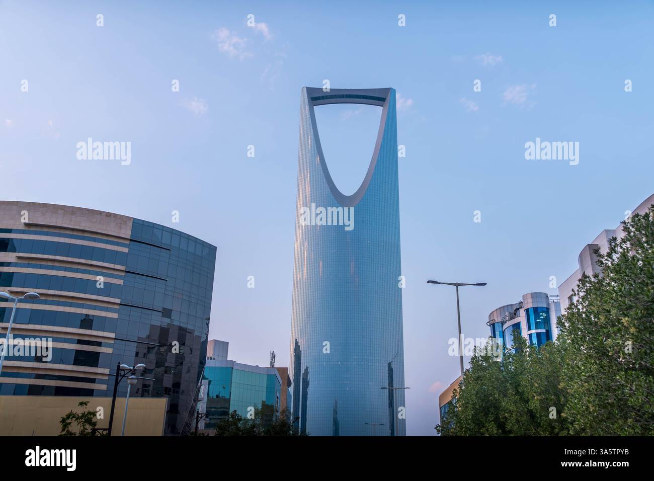 Kingdom Centre building, landmark skyscraper in Riyadh, Saudi Arabia ...