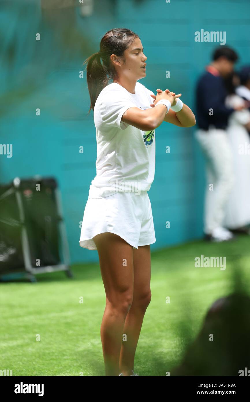 Miami Gardens, Florida, USA. 23rd Mar, 2025. Emma Raducanu during Day 6 ...