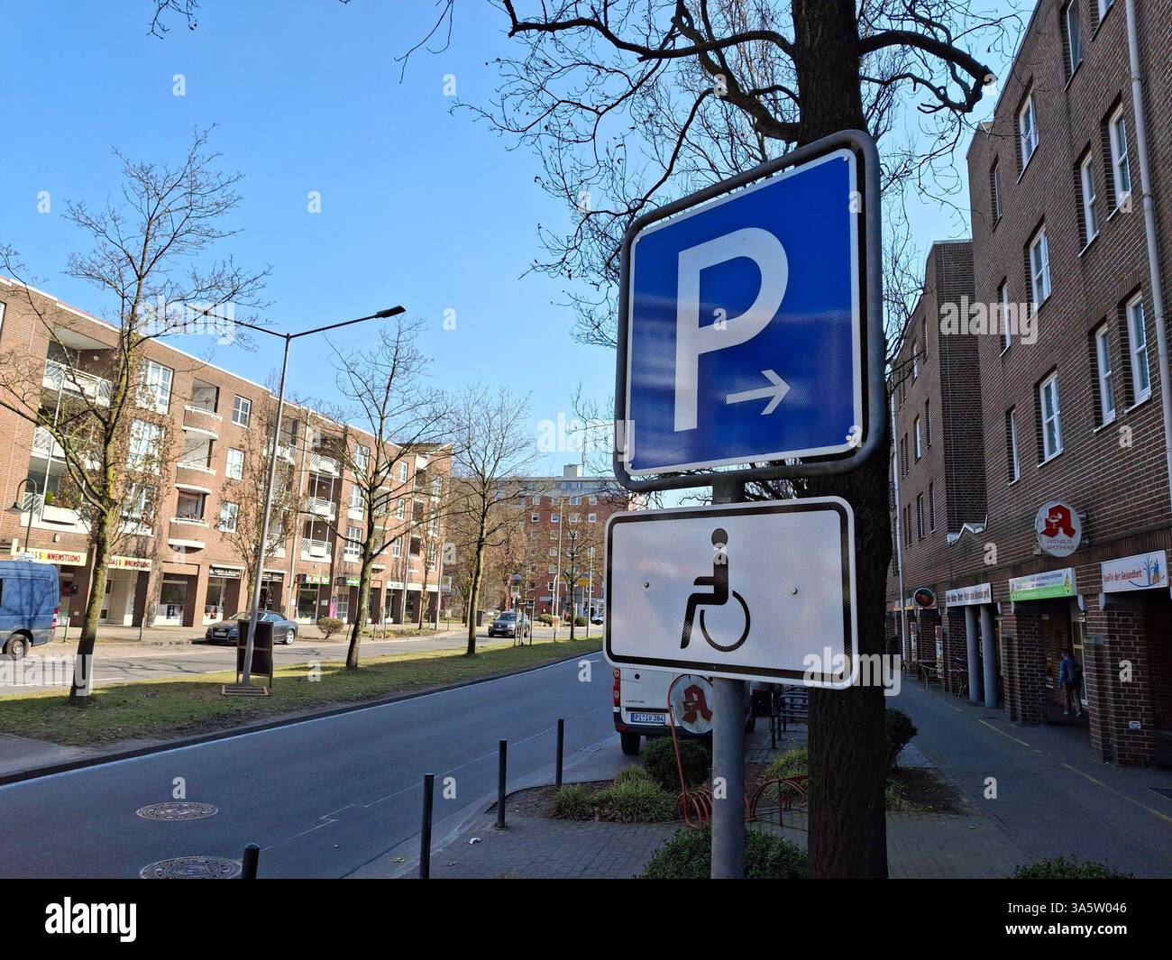 Stockbilder 03/2025 Verkehrsschild für einen Behinderten Parkplatz ...
