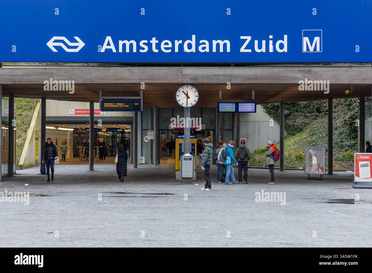 Train station and Metro Amsterdam south the entrance to the platforms ...