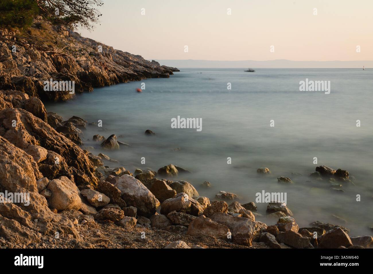 Slow exposure sea water hi-res stock photography and images - Alamy