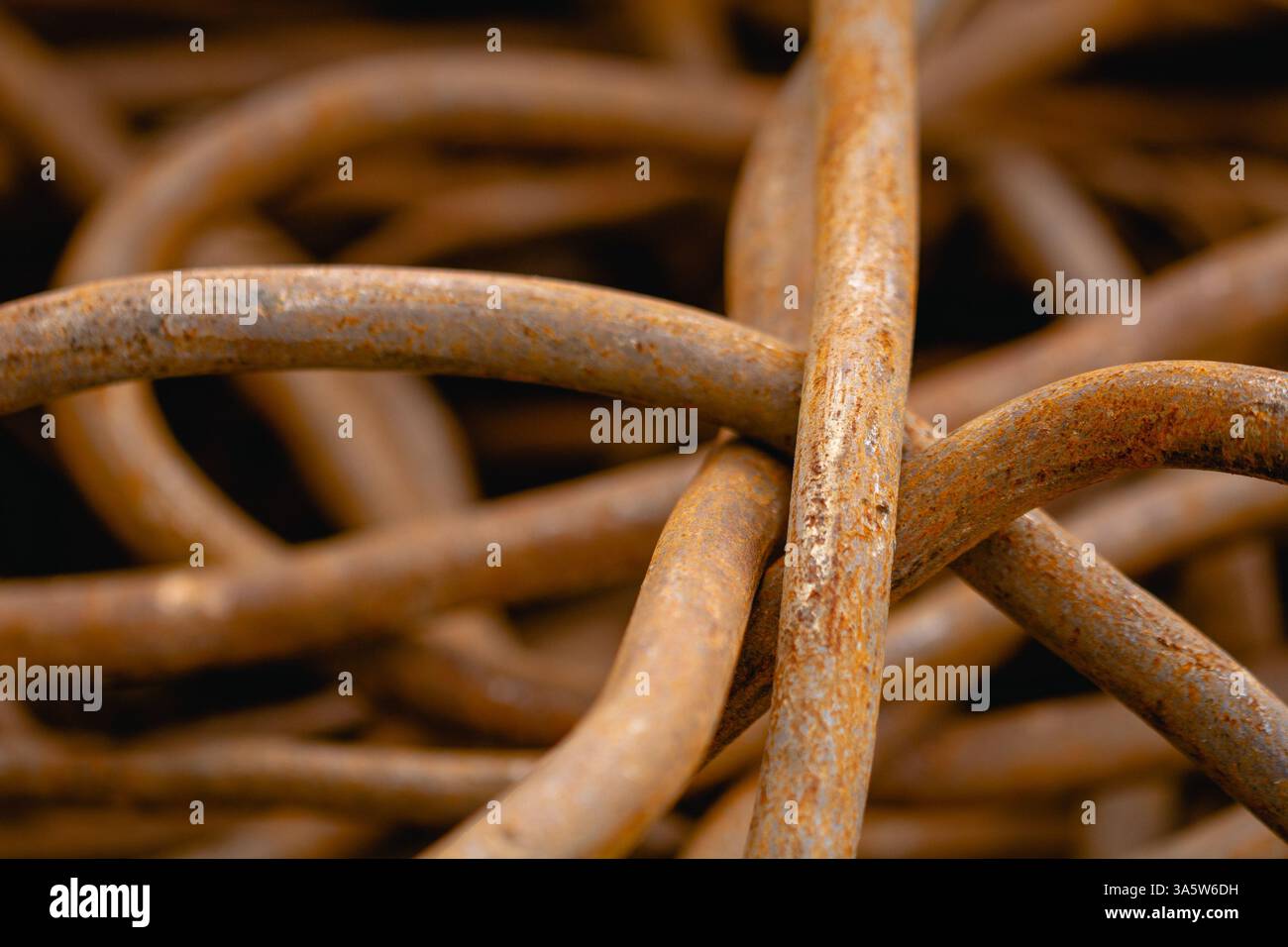 Close up tangled metal wire hi-res stock photography and images - Alamy