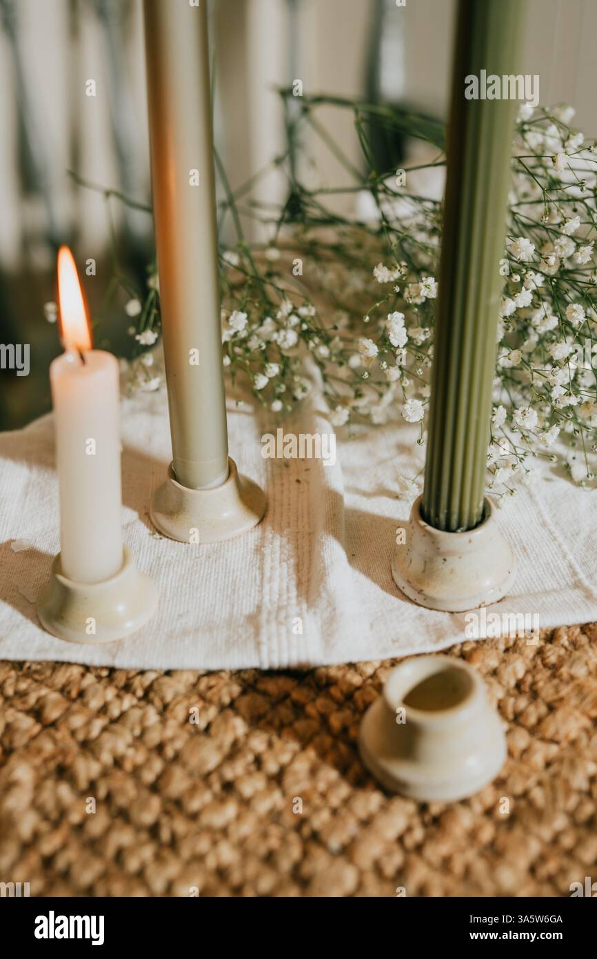 Different heights of flowers hi-res stock photography and images - Alamy