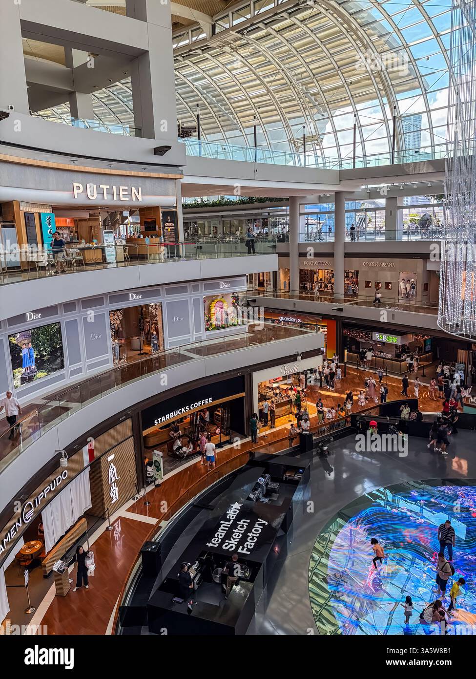 Marina Bay Sands shopping mall, a luxury retail destination in ...