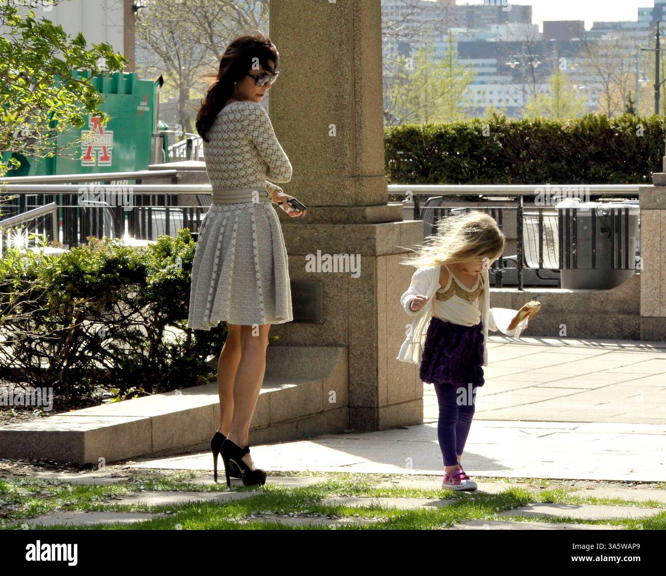 Bethenny Frankel takes her daughter Bryn Hoppy for a walk in downtown ...