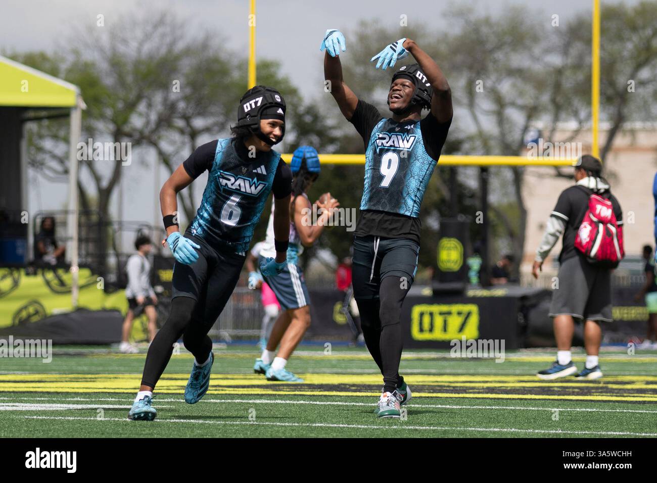 Miami Raw's Aaron Bradshaw and Tyrone Crethers during OT7 Week 2 Sunday ...
