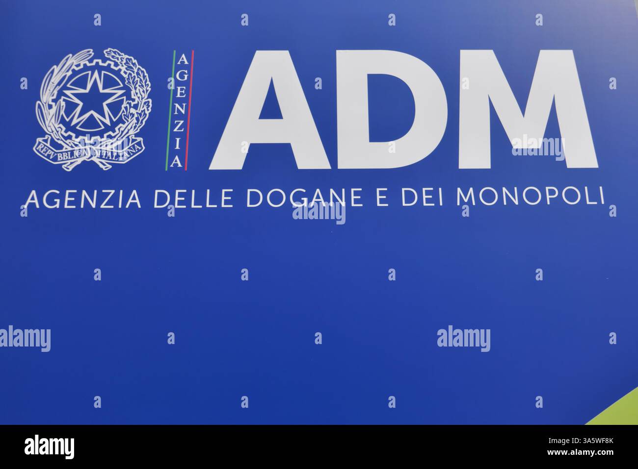 SIGN OF ADM .AGENZIA DELLE DOGANE E DEI MONOPOLI Stock Photo - Alamy