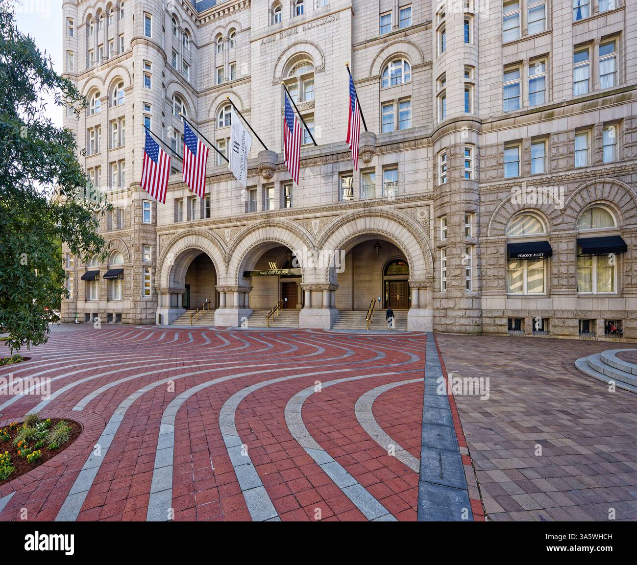 The Old Post Office, 1100 Pennsylvania Avenue NW, became a Trump ...
