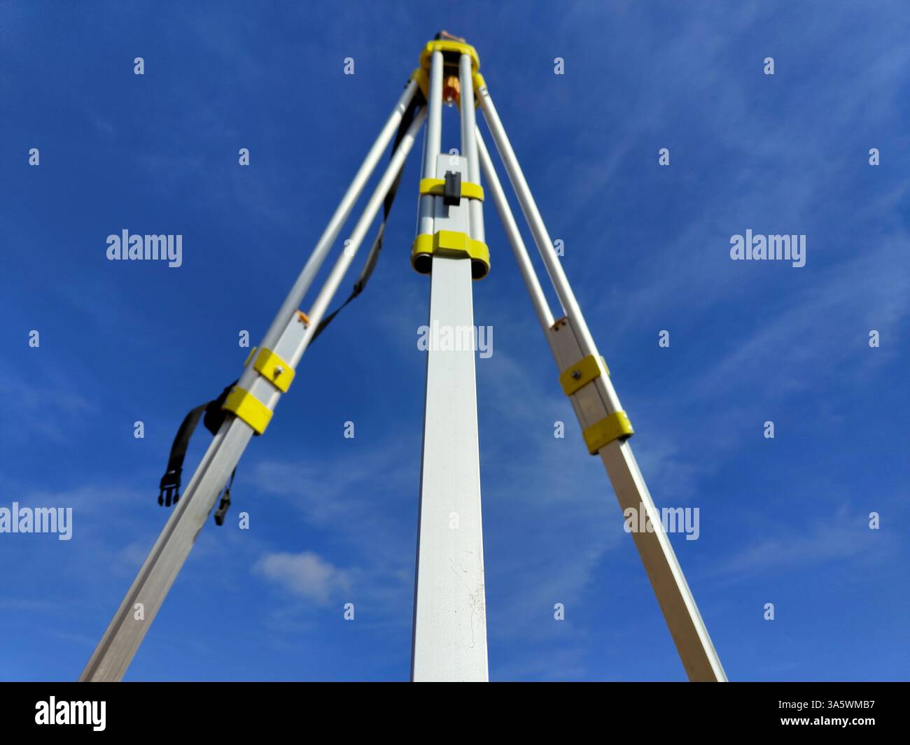 Blue sky low perspective viewpoint hi-res stock photography and images ...