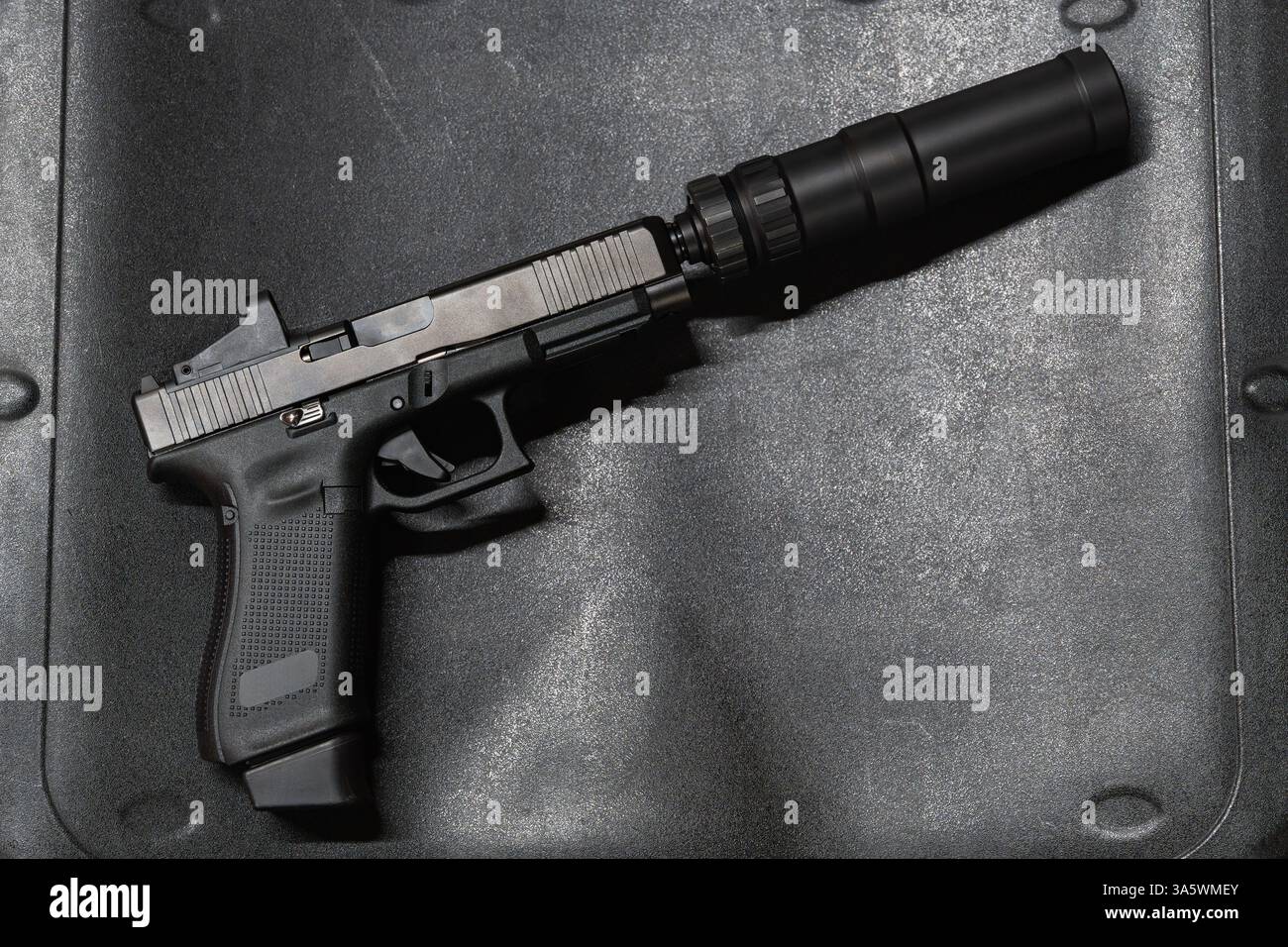 Gun pistol side view hi-res stock photography and images - Alamy