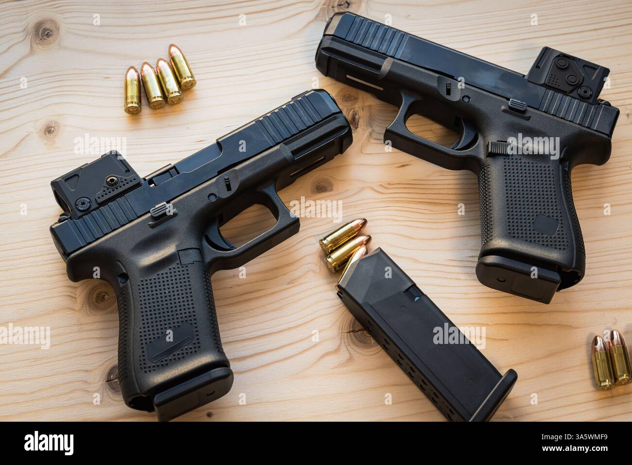 Red dot sight ammunition hi-res stock photography and images - Alamy