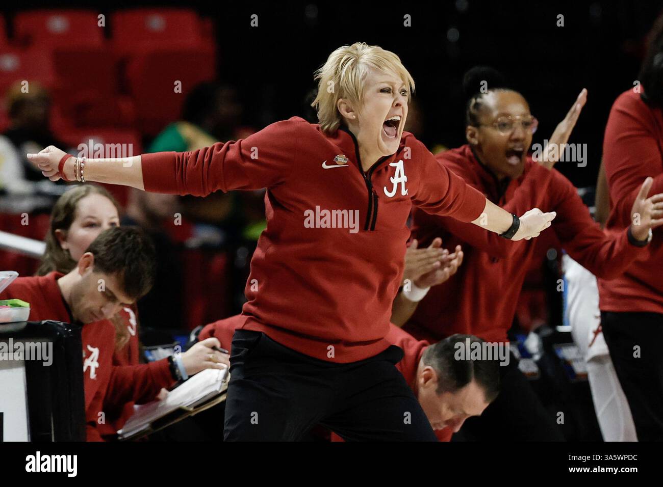 Alabama head coach Kristy Curry celebrates a made basket during the ...