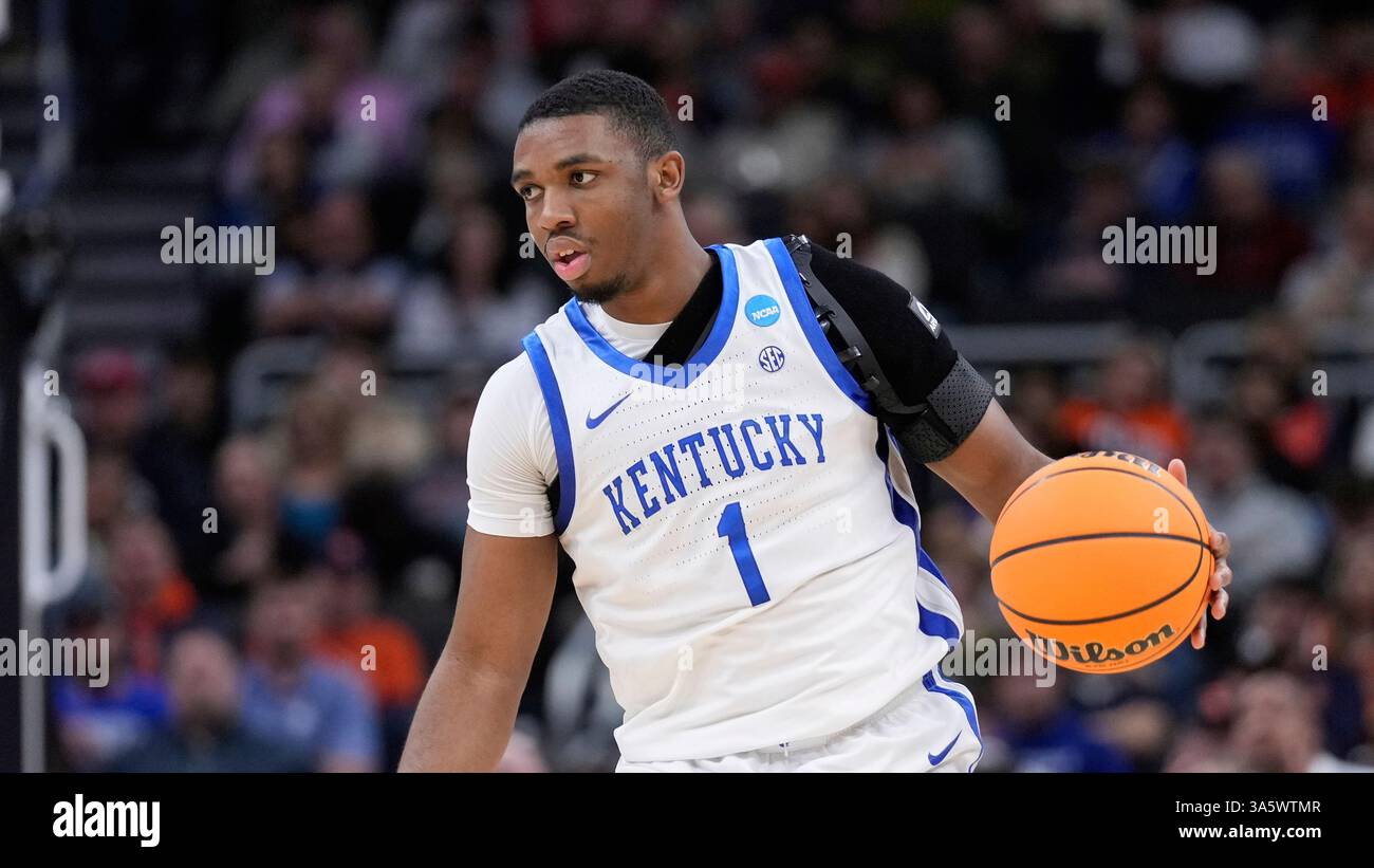 Kentucky guard Lamont Butler (1) handles the ball against Troy during ...