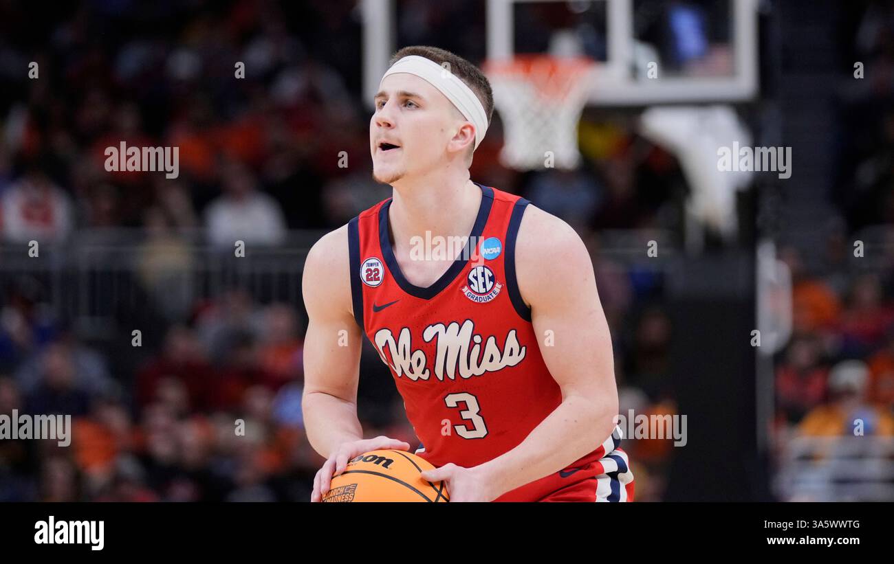 Mississippi guard Sean Pedulla (3) prepares to shoot a three point ...