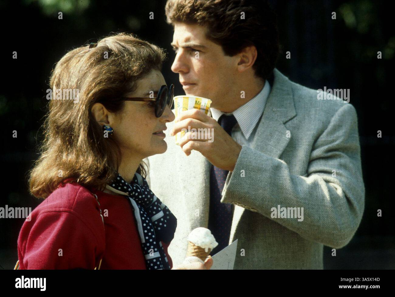 John kennedy jr plane crash hi-res stock photography and images - Alamy
