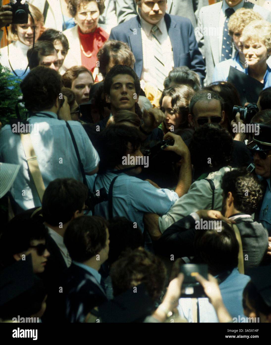 John kennedy jr plane crash hi-res stock photography and images - Alamy