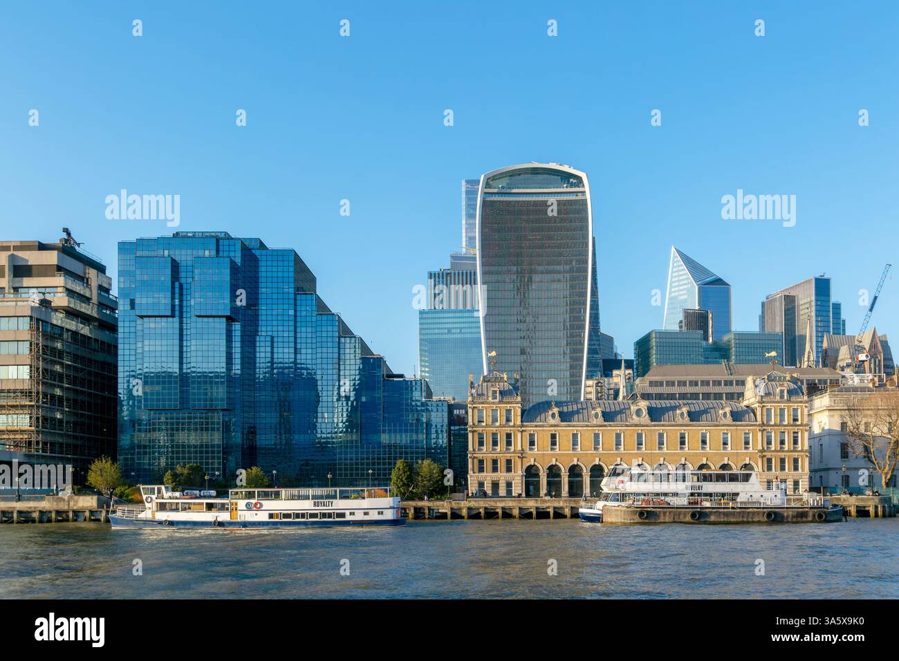 Historic architecture Old Billingsgate fish market building contrast ...