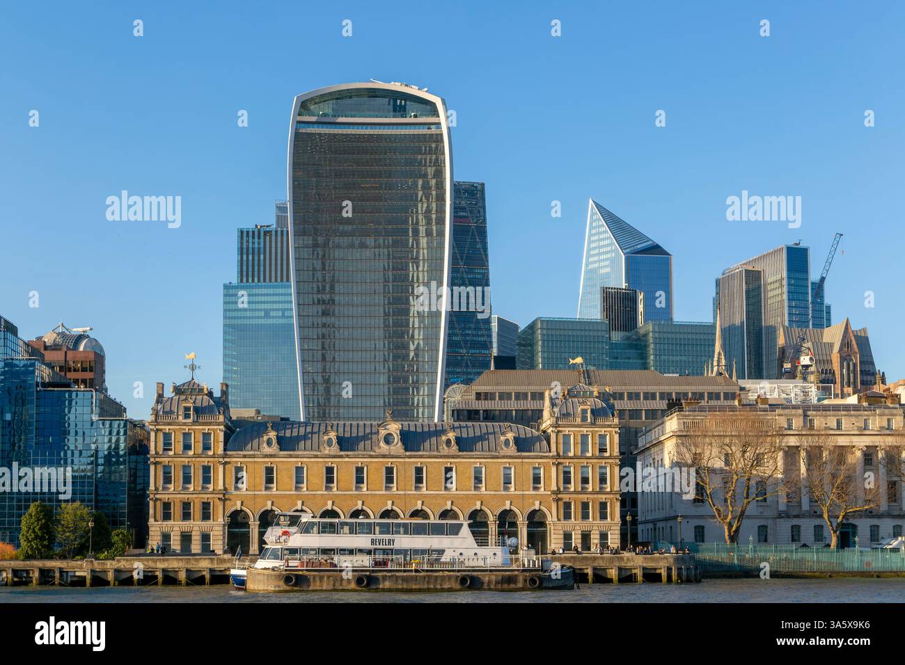 Historic architecture Old Billingsgate fish market building contrast ...