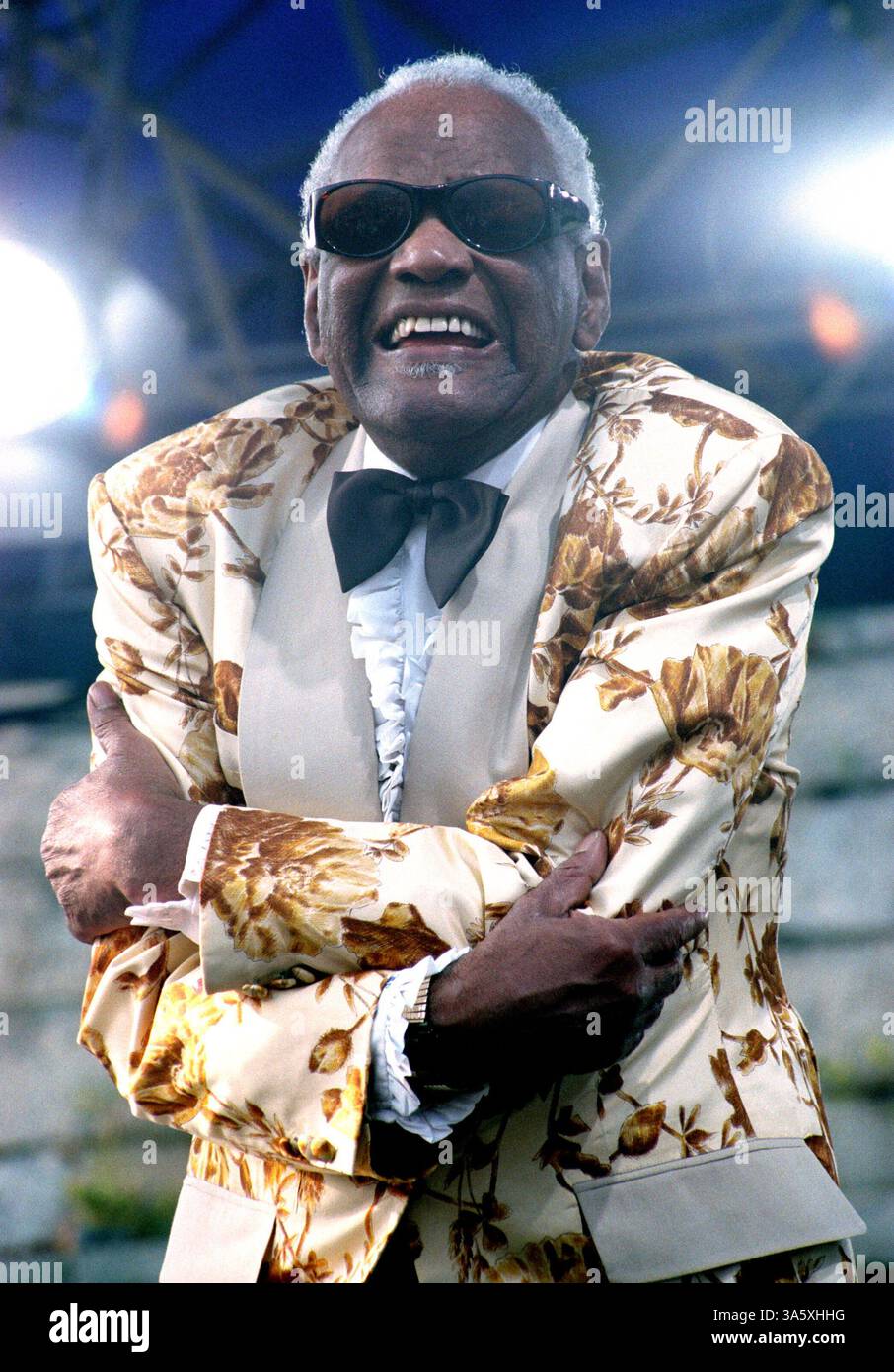 Jun 10, 2004; Newport Beach, RI, USA; (File Photo 8/17/1997) Grammy ...