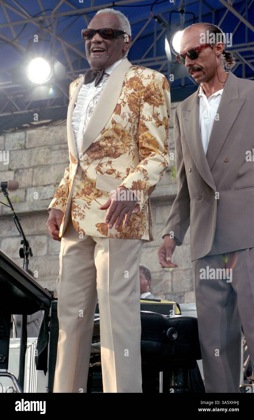 Jun 10, 2004; Newport Beach, RI, USA; (File Photo 8/17/1997) Grammy ...