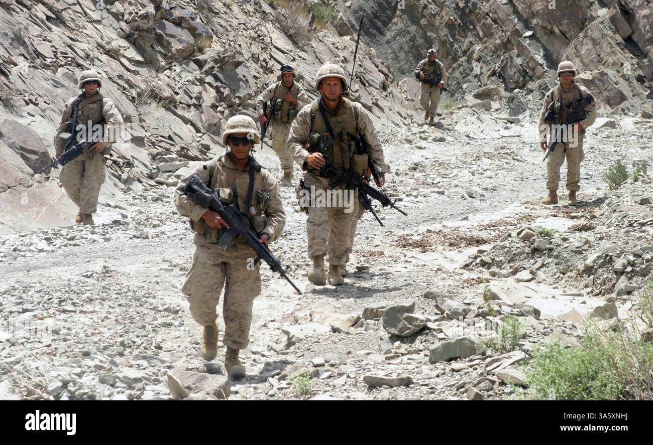 2d marine division combat camer hi-res stock photography and images - Alamy