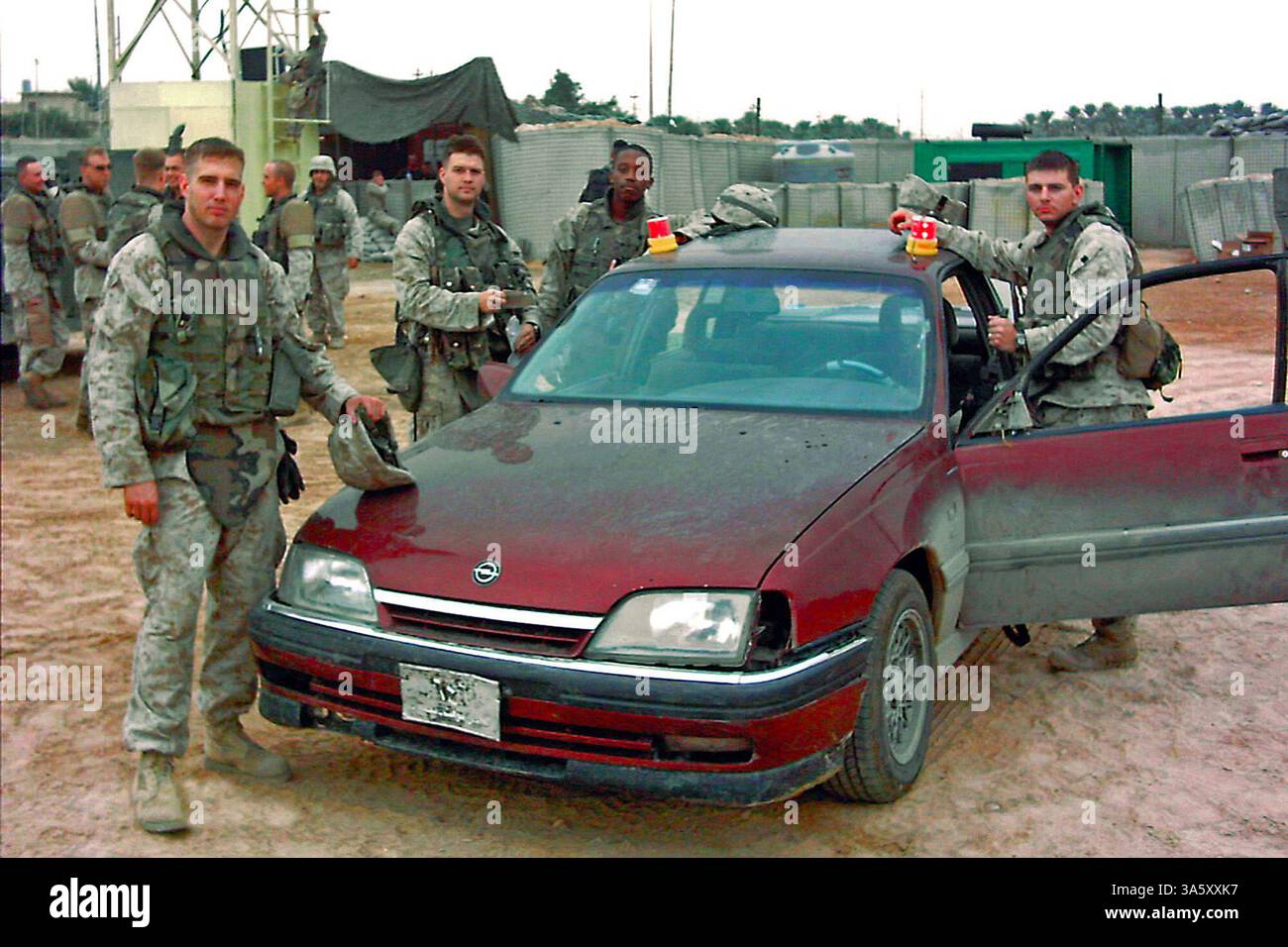 Maroon platoon hi-res stock photography and images - Alamy
