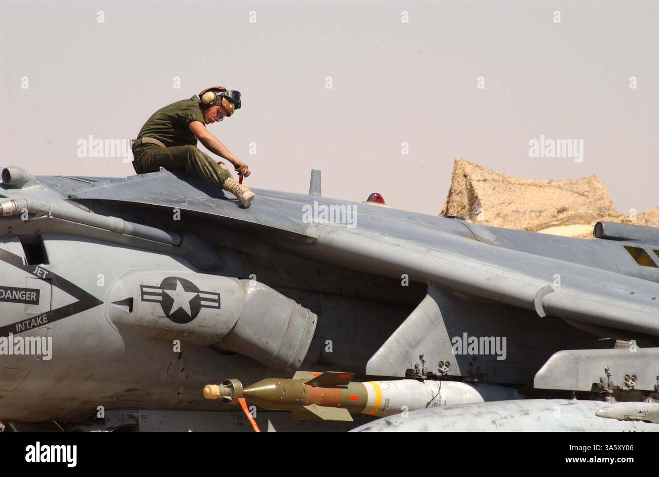 Enlisted mechanics hi-res stock photography and images - Alamy