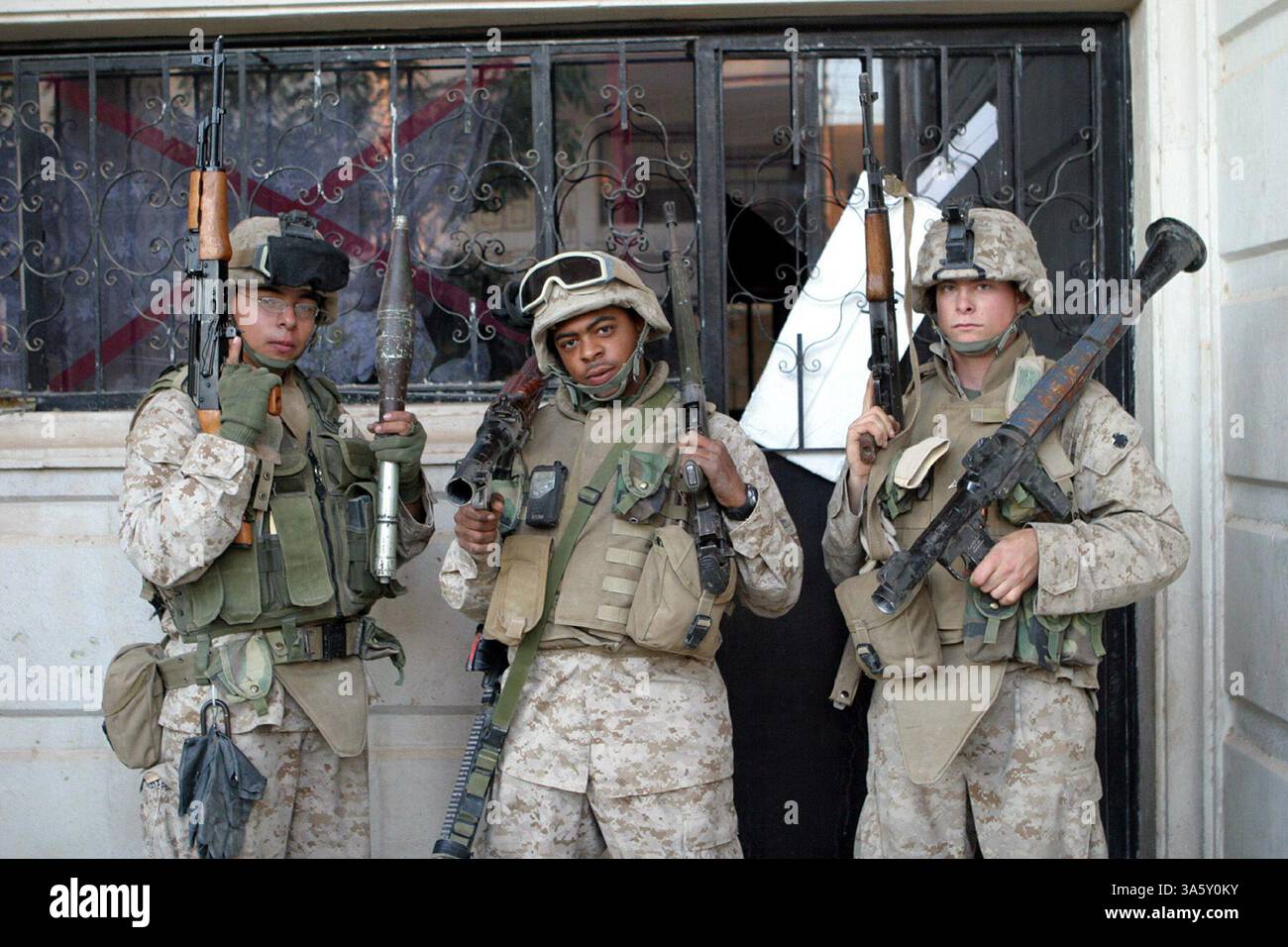 Nov 18, 2004; Fallujah, Iraq; Marines with Bravo Company, 1st Battalion ...