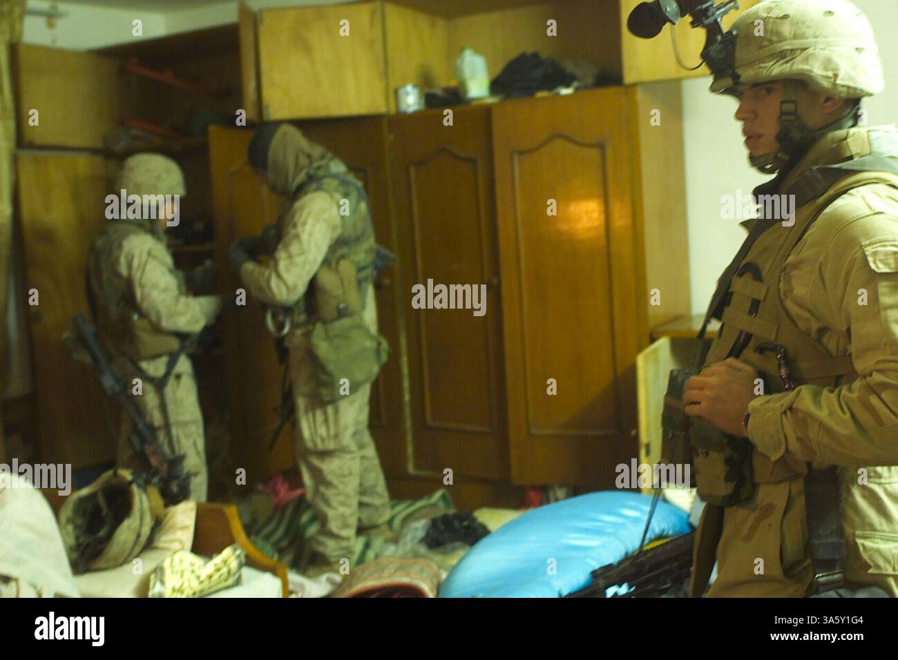 Nov 24, 2004; FOB Kalsu, Iraq; Marines of the 24th Marine Expeditionary ...